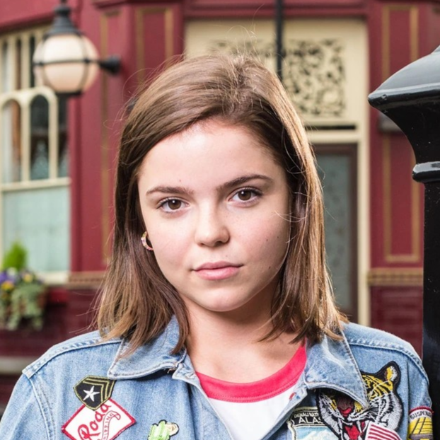 Courtney Mitchell – A Walk Through Walford